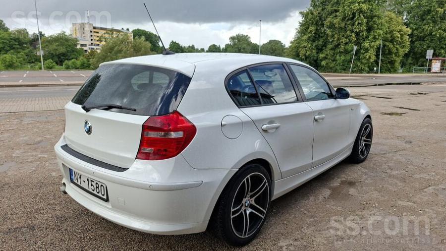 Balts BMW 118 2008 Talsi, ar dzinēja tilpumu 2.00 L un nobraukumu 333 tūkst. km par 3400 €, foto 13 vietnē AUTOMOTO.COM.LV