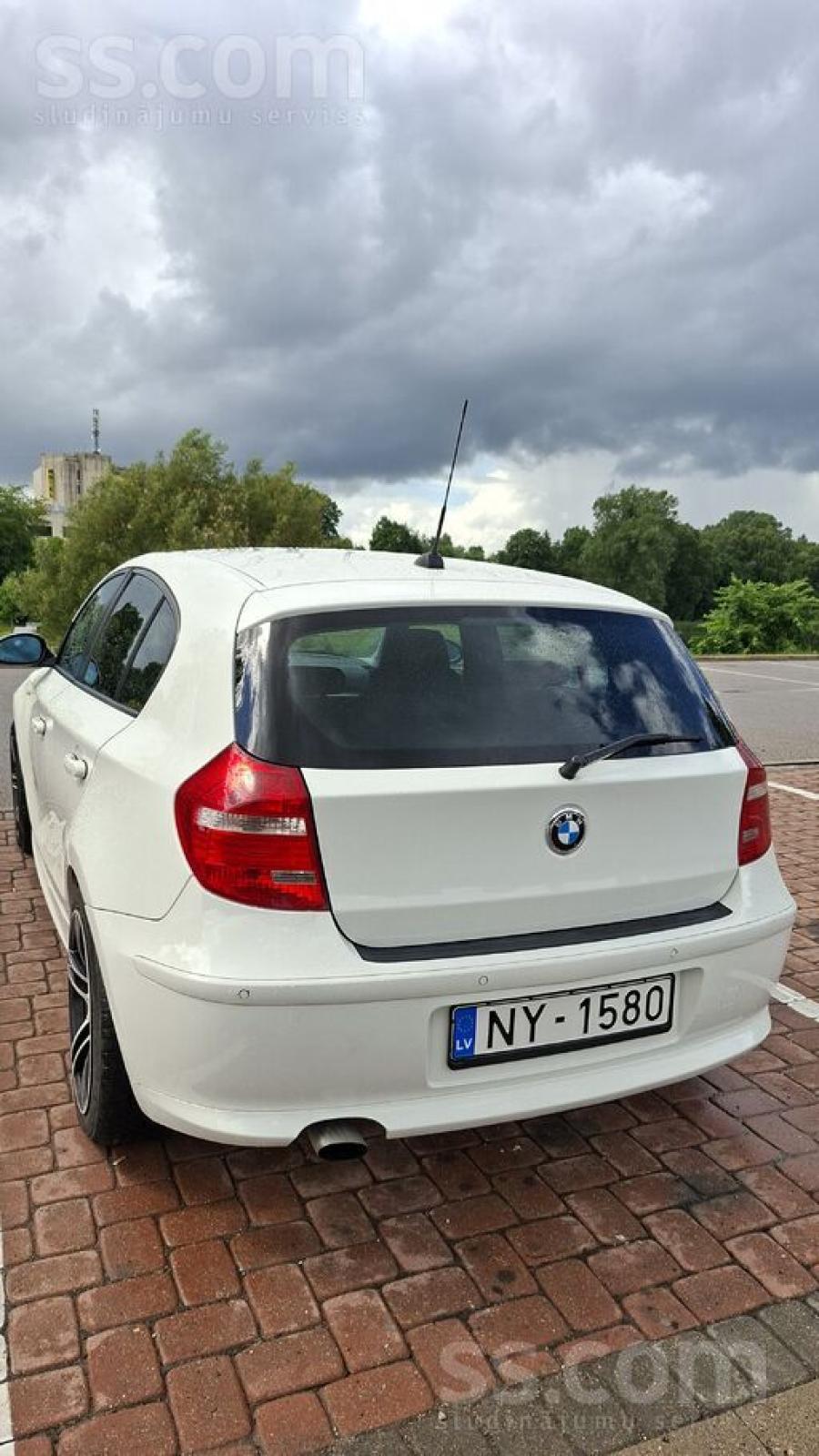 Balts BMW 118 2008 Talsi, ar dzinēja tilpumu 2.00 L un nobraukumu 333 tūkst. km par 3400 €, foto 14 vietnē AUTOMOTO.COM.LV