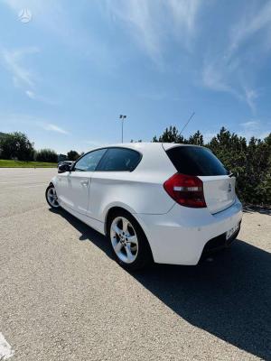 Balts BMW 118 2008 Šauļi, ar dzinēja tilpumu 2.00 L un nobraukumu 277 tūkst. km par 3850 €, foto 3 vietnē AUTOMOTO.COM.LV