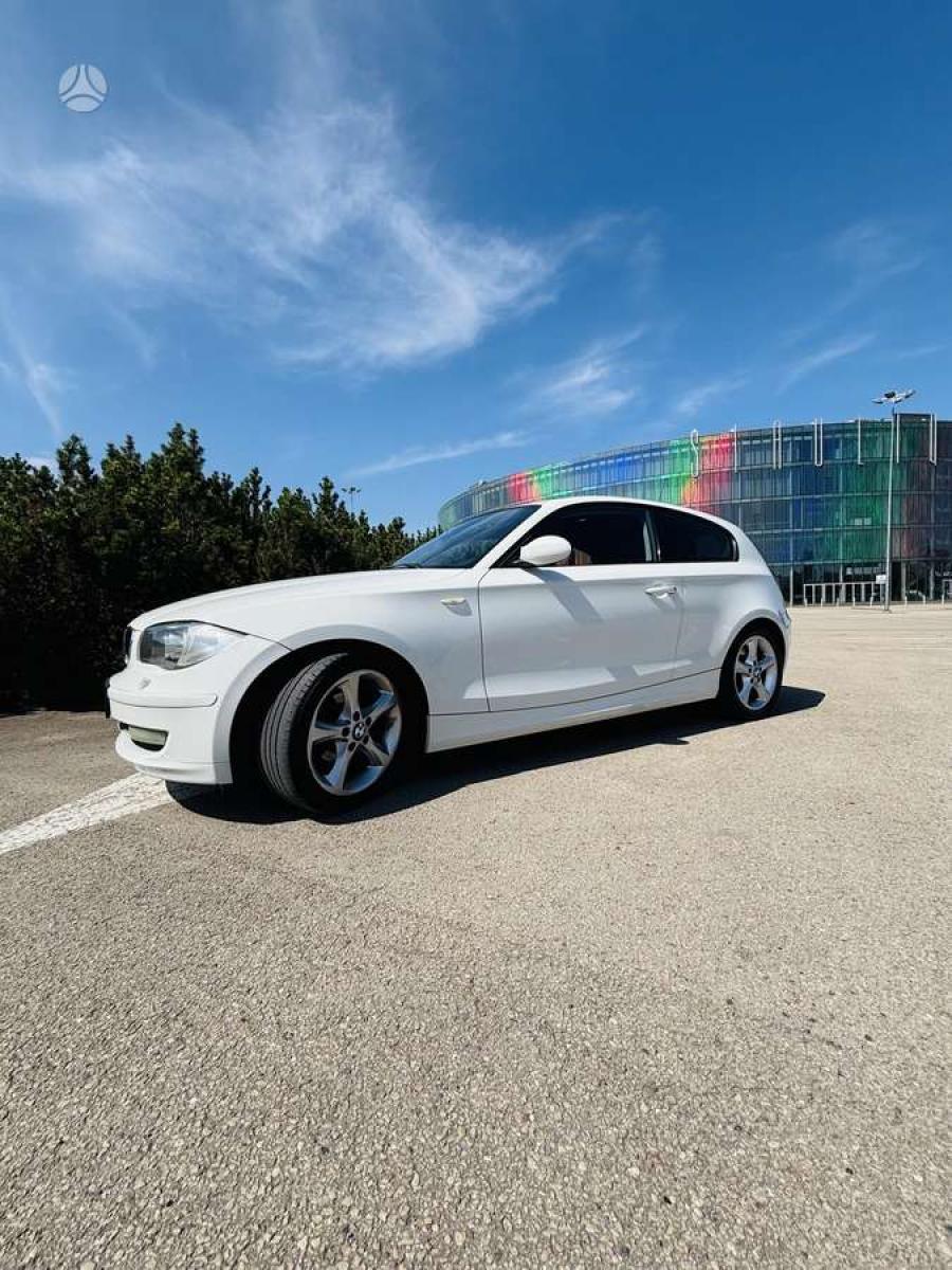 Balts BMW 118 2008 Šauļi, ar dzinēja tilpumu 2.00 L un nobraukumu 277 tūkst. km par 3850 €, foto 4 vietnē AUTOMOTO.COM.LV