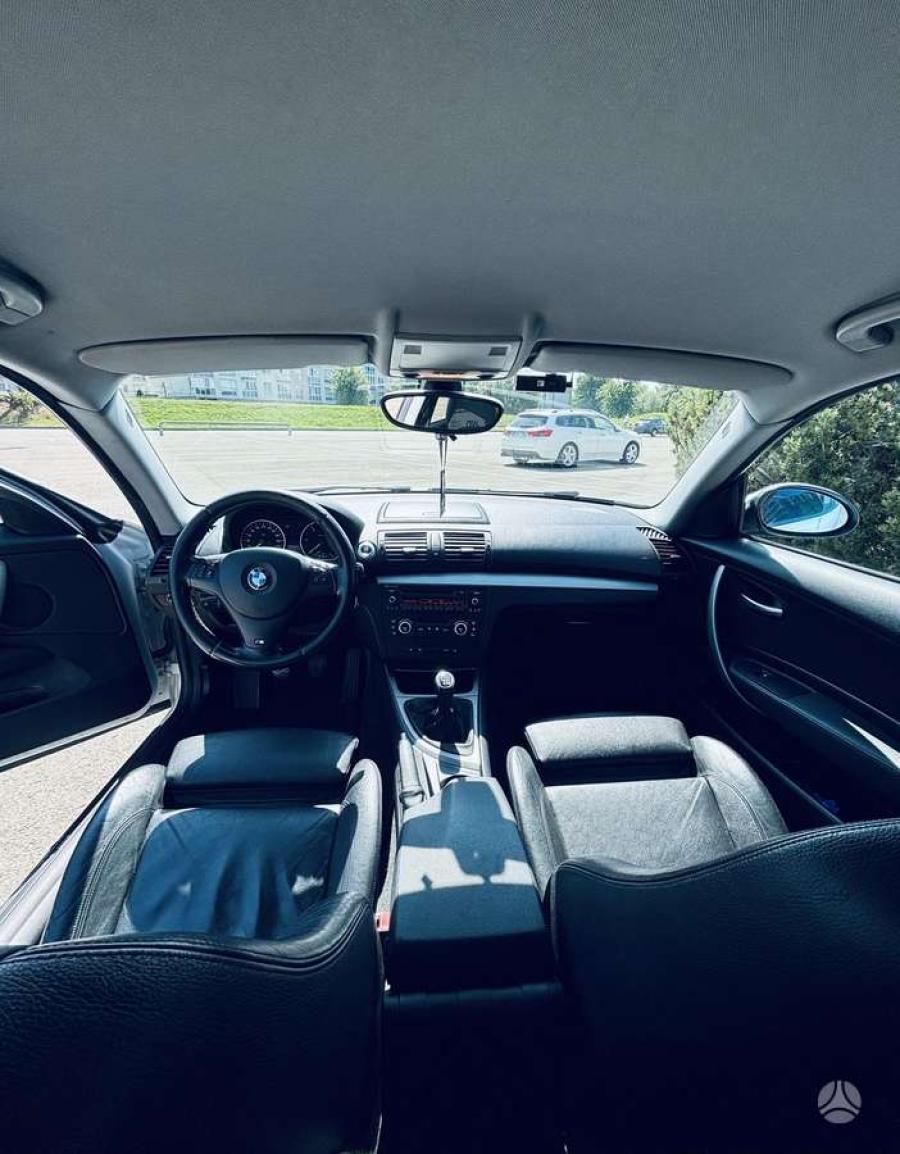 Balts BMW 118 2008 Šauļi, ar dzinēja tilpumu 2.00 L un nobraukumu 277 tūkst. km par 3850 €, foto 10 vietnē AUTOMOTO.COM.LV