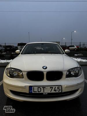 White BMW 118 2009 in Kaunas, with an engine capacity of 2.00 L and mileage of 271 thousand km for 2600 €, photo 6 on AUTOMOTO.COM.LV