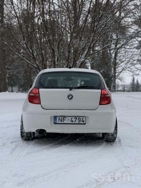 White BMW 118 2009 in Bauska, with an engine capacity of 2.00 L and mileage of 302 thousand km for 5195 €, photo 4 on AUTOMOTO.COM.LV