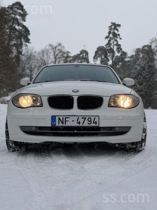 White BMW 118 2009 in Bauska, with an engine capacity of 2.00 L and mileage of 302 thousand km for 5195 €, photo 7 on AUTOMOTO.COM.LV