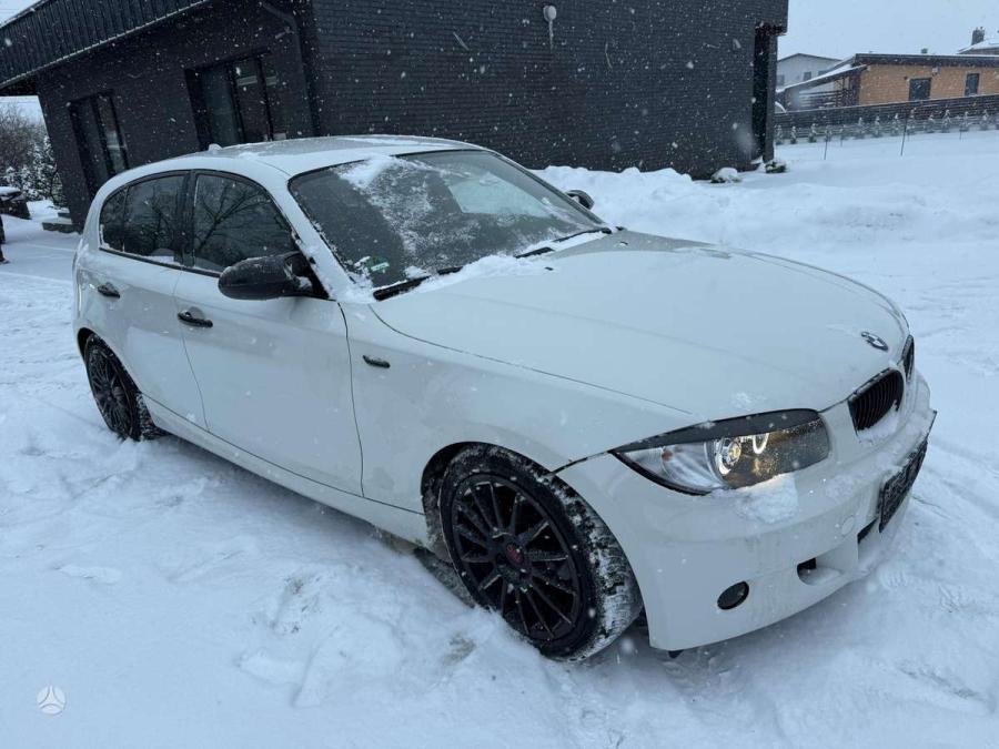 Balts BMW 118 2009 Kauņa, ar dzinēja tilpumu 2.00 L un nobraukumu 251 tūkst. km par 3950 €, foto 3 vietnē AUTOMOTO.COM.LV