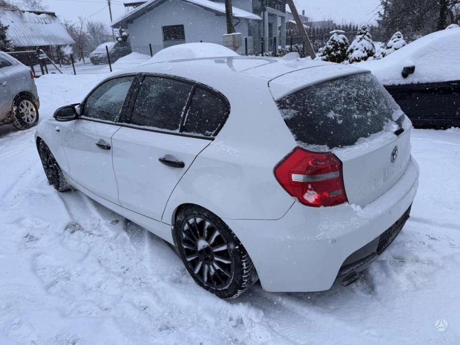 Balts BMW 118 2009 Kauņa, ar dzinēja tilpumu 2.00 L un nobraukumu 251 tūkst. km par 3950 €, foto 6 vietnē AUTOMOTO.COM.LV