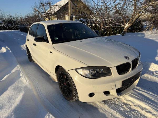 White BMW 118 2009 in Kaunas, with an engine capacity of 2.00 L and mileage of 251 thousand km for 3750 €, photo 3 on AUTOMOTO.COM.LV