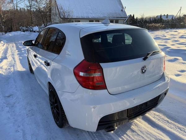 White BMW 118 2009 in Kaunas, with an engine capacity of 2.00 L and mileage of 251 thousand km for 3750 €, photo 6 on AUTOMOTO.COM.LV
