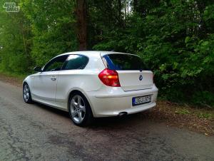 White BMW 118 2009 in Vilnius, with an engine capacity of 1.80 L and mileage of 400 thousand km for 2800 €, photo 4 on AUTOMOTO.COM.LV