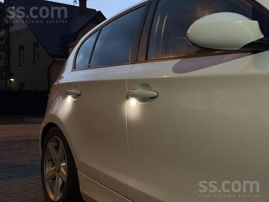 Balts BMW 118 2009 Daugavpils, ar dzinēja tilpumu 2.00 L un nobraukumu 273 tūkst. km par 4850 €, foto 30 vietnē AUTOMOTO.COM.LV