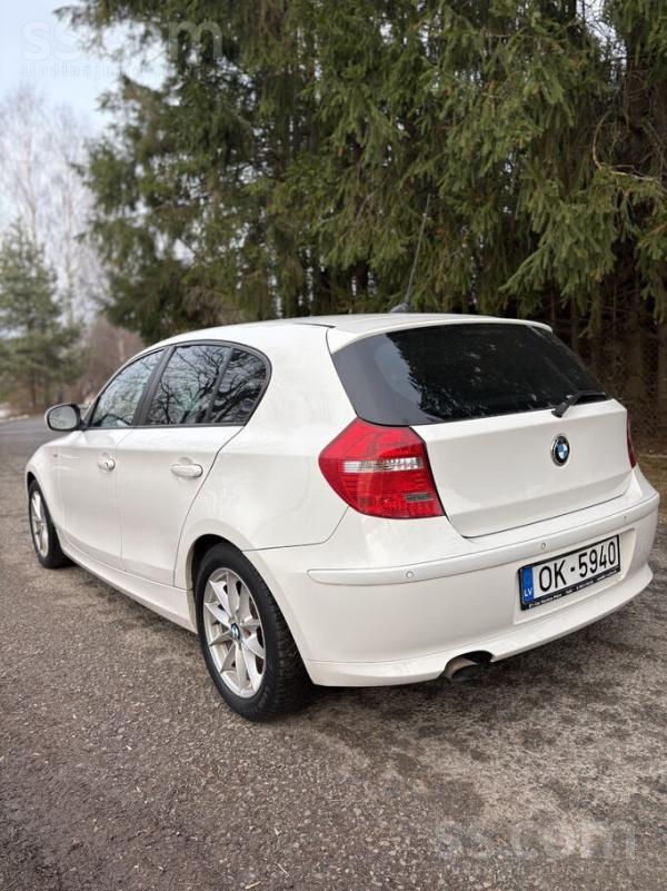 White BMW 118 2009 in Jelgava, with an engine capacity of 2.00 L and mileage of 265 thousand km for 3650 €, photo 4 on AUTOMOTO.COM.LV