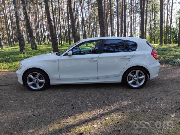 White BMW 118 2009 in Riga, with an engine capacity of 2.00 L and mileage of 232 thousand km for 4500 €, photo 6 on AUTOMOTO.COM.LV