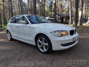 White BMW 118 2009 in Riga, with an engine capacity of 2.00 L and mileage of 232 thousand km for 4100 €, photo 3 on AUTOMOTO.COM.LV