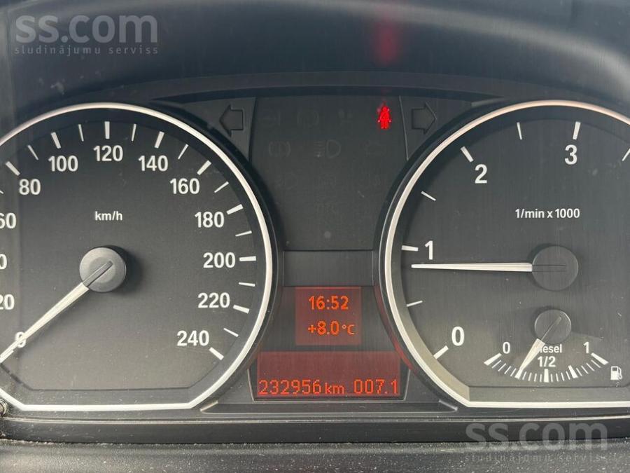 White BMW 118 2009 in Riga, with an engine capacity of 2.00 L and mileage of 232 thousand km for 4100 €, photo 10 on AUTOMOTO.COM.LV