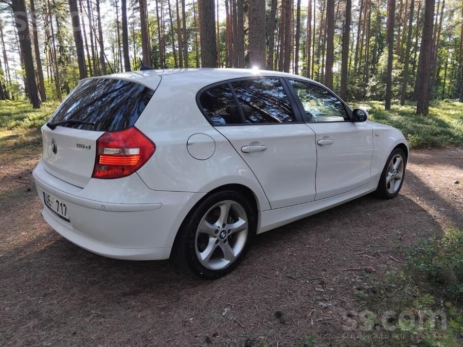 White BMW 118 2009 in Riga, with an engine capacity of 2.00 L and mileage of 232 thousand km for 4100 €, photo 13 on AUTOMOTO.COM.LV