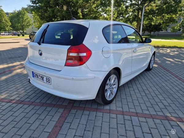 Balts BMW 118 2009 Kauņa, ar dzinēja tilpumu 2.00 L un nobraukumu 289 tūkst. km par 3950 €, foto 7 vietnē AUTOMOTO.COM.LV