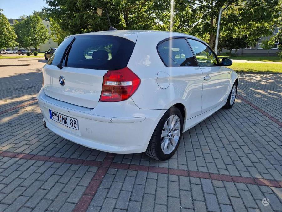 Белый БМВ 118 2009 в Каунас, объемом двигателя 2.00 л и пробегом 289 тыс. км за 3950 €, фото 8 на AUTOMOTO.COM.LV
