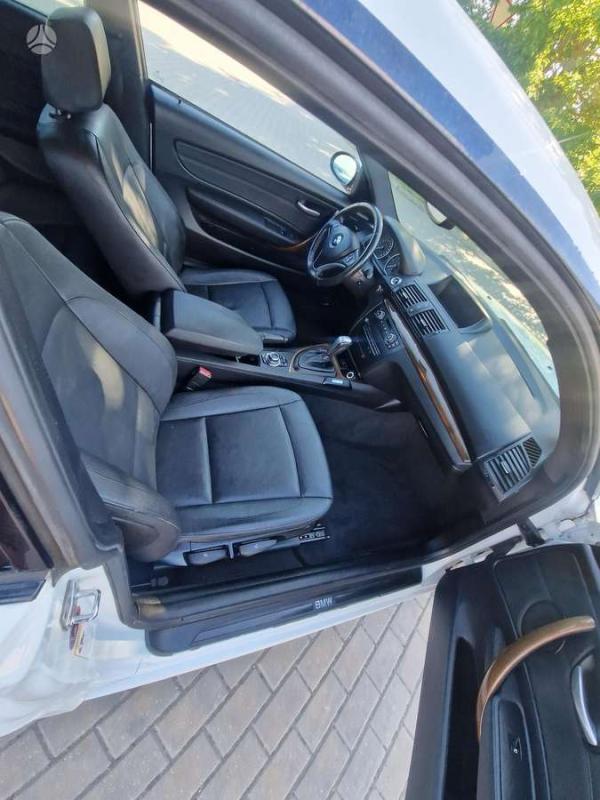 Balts BMW 118 2009 Kauņa, ar dzinēja tilpumu 2.00 L un nobraukumu 289 tūkst. km par 3950 €, foto 10 vietnē AUTOMOTO.COM.LV