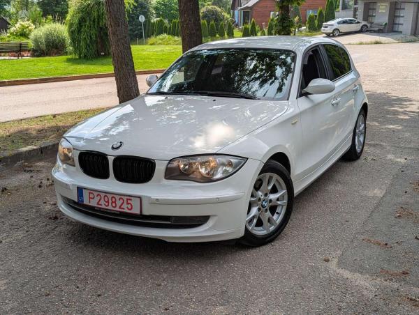White BMW 118 2009 in Prienai, with an engine capacity of 2.00 L and mileage of 273 thousand km for 4150 €, photo 1 on AUTOMOTO.COM.LV