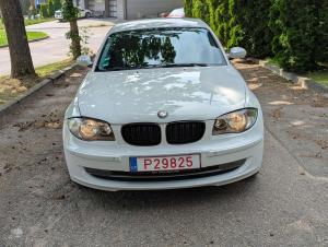 White BMW 118 2009 in Prienai, with an engine capacity of 2.00 L and mileage of 273 thousand km for 4150 €, photo 4 on AUTOMOTO.COM.LV
