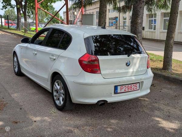 White BMW 118 2009 in Prienai, with an engine capacity of 2.00 L and mileage of 273 thousand km for 4150 €, photo 5 on AUTOMOTO.COM.LV