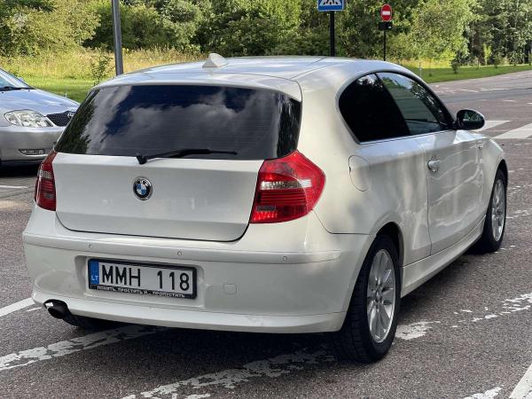 White BMW 118 2009 in Vilnius, with an engine capacity of 2.00 L and mileage of 323 thousand km for 3300 €, photo 5 on AUTOMOTO.COM.LV