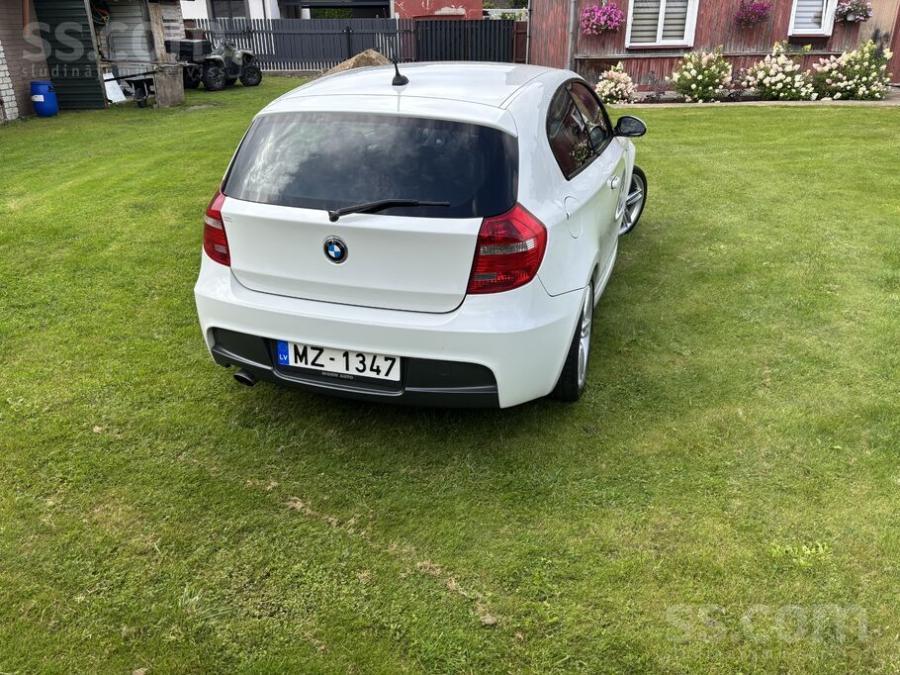 White BMW 118 2009 in Liepaja, with an engine capacity of 2.00 L and mileage of 231 thousand km for 3700 €, photo 6 on AUTOMOTO.COM.LV