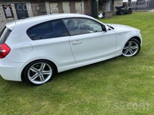 White BMW 118 2009 in Liepaja, with an engine capacity of 2.00 L and mileage of 231 thousand km for 3700 €, photo 8 on AUTOMOTO.COM.LV