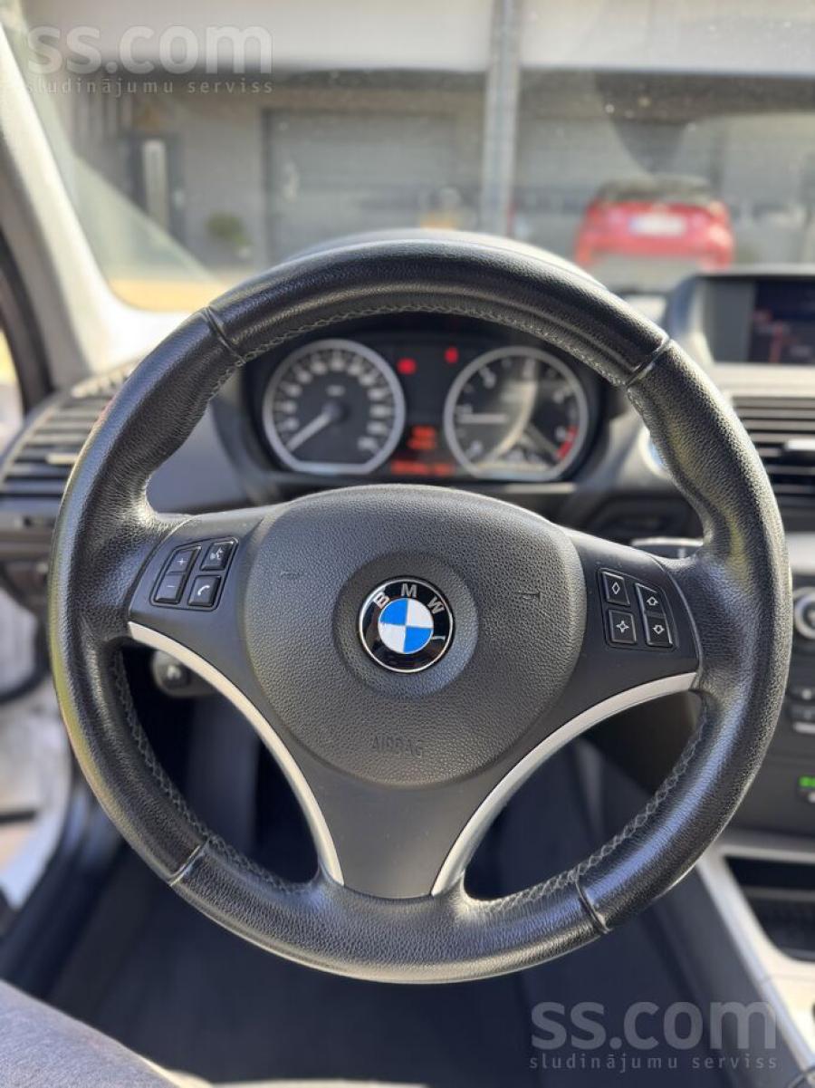 Balts BMW 118 2009 Rīga, ar dzinēja tilpumu 2.00 L un nobraukumu 254 tūkst. km par 3900 €, foto 12 vietnē AUTOMOTO.COM.LV