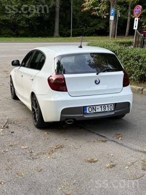 White BMW 118 2009 in Ogre, with an engine capacity of 2.00 L and mileage of 265 thousand km for 3900 €, photo 4 on AUTOMOTO.COM.LV