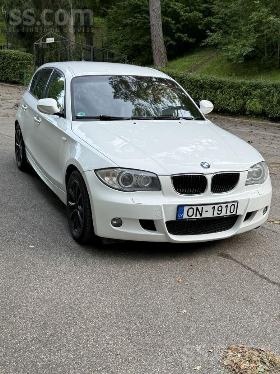 White BMW 118 2009 in Ogre, with an engine capacity of 2.00 L and mileage of 265 thousand km for 3900 €, photo 5 on AUTOMOTO.COM.LV