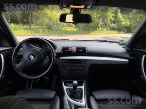 White BMW 118 2009 in Ogre, with an engine capacity of 2.00 L and mileage of 265 thousand km for 3900 €, photo 6 on AUTOMOTO.COM.LV
