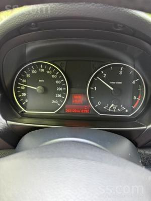 White BMW 118 2009 in Ogre, with an engine capacity of 2.00 L and mileage of 265 thousand km for 3900 €, photo 10 on AUTOMOTO.COM.LV