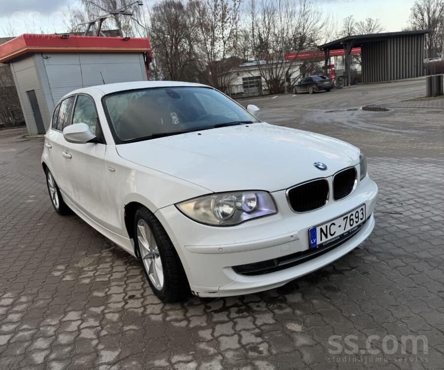 White BMW 118 2010 in Dobele, with an engine capacity of 2.00 L and mileage of 0 thousand km for 3300 €, photo 4 on AUTOMOTO.COM.LV