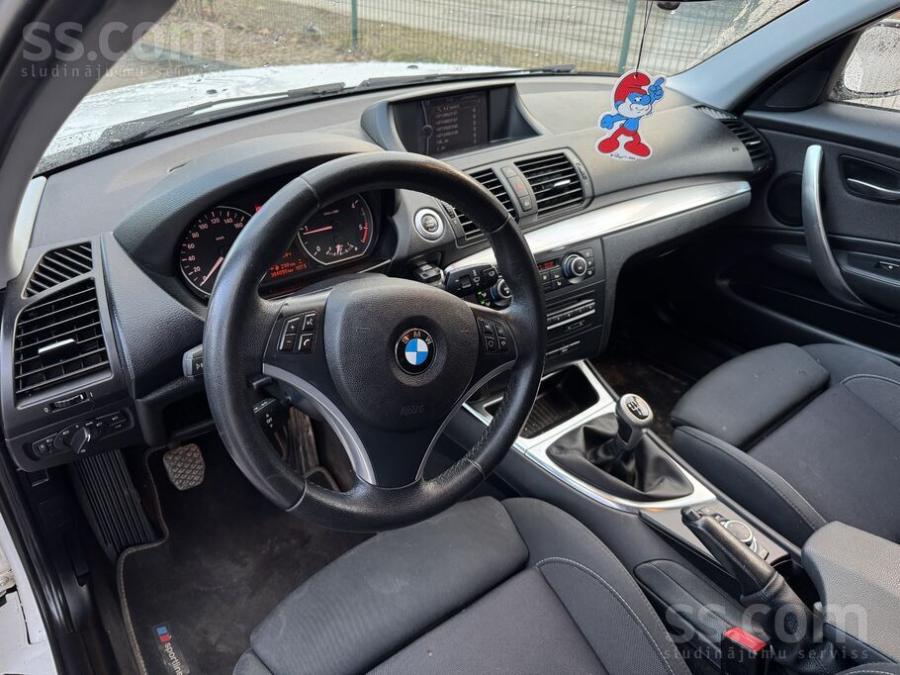 White BMW 118 2010 in Dobele, with an engine capacity of 2.00 L and mileage of 0 thousand km for 3300 €, photo 9 on AUTOMOTO.COM.LV