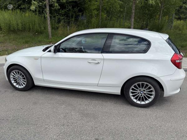 Balts BMW 118 2010 Viļņa, ar dzinēja tilpumu 2.00 L un nobraukumu 203 tūkst. km par 2900 €, foto 2 vietnē AUTOMOTO.COM.LV