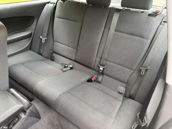 Balts BMW 118 2010 Viļņa, ar dzinēja tilpumu 2.00 L un nobraukumu 203 tūkst. km par 2900 €, foto 9 vietnē AUTOMOTO.COM.LV