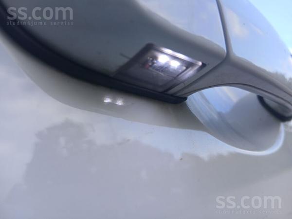 Balts BMW 118 2010 Rīga, ar dzinēja tilpumu 2.00 L un nobraukumu 280 tūkst. km par 3900 €, foto 5 vietnē AUTOMOTO.COM.LV