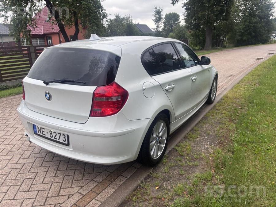 Balts BMW 118 2011 Rīga, ar dzinēja tilpumu 2.00 L un nobraukumu 326 tūkst. km par 3850 €, foto 4 vietnē AUTOMOTO.COM.LV