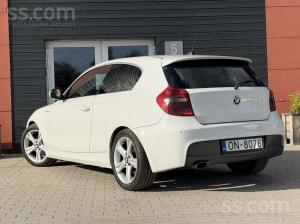 White BMW 118 2011 in Cesis, with an engine capacity of 2.00 L and mileage of 282 thousand km for 5890 €, photo 4 on AUTOMOTO.COM.LV