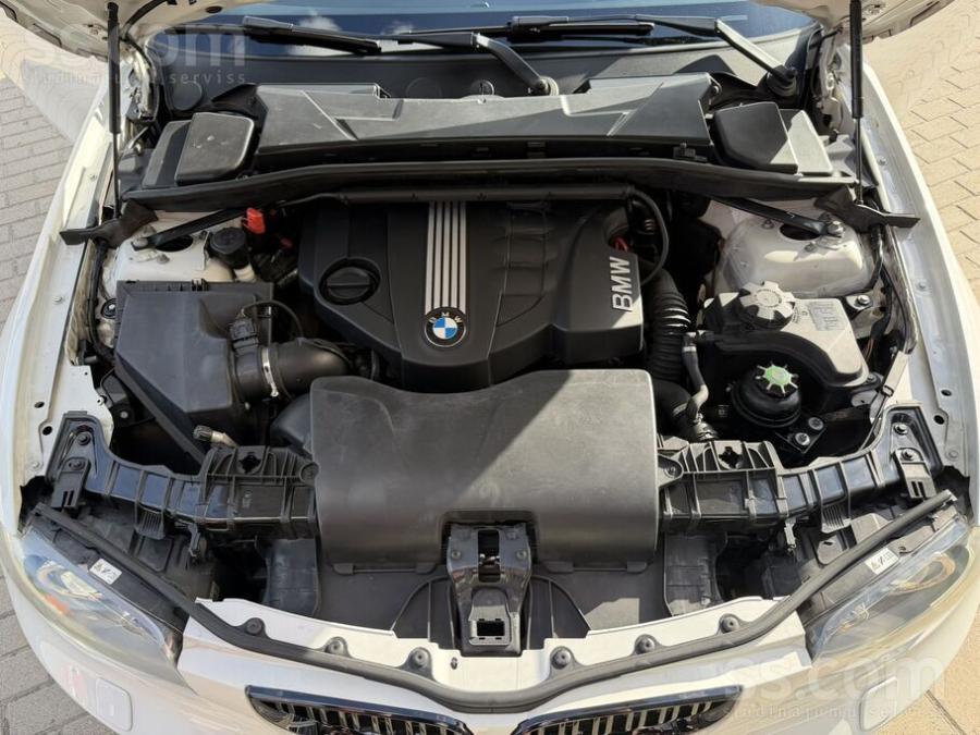 White BMW 118 2011 in Cesis, with an engine capacity of 2.00 L and mileage of 282 thousand km for 5890 €, photo 8 on AUTOMOTO.COM.LV