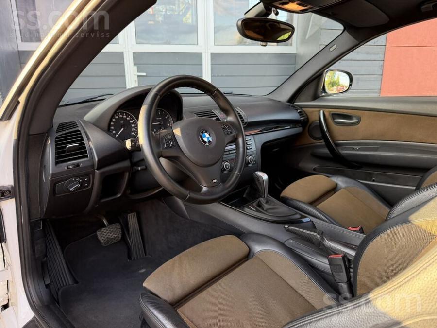 White BMW 118 2011 in Cesis, with an engine capacity of 2.00 L and mileage of 282 thousand km for 5890 €, photo 9 on AUTOMOTO.COM.LV