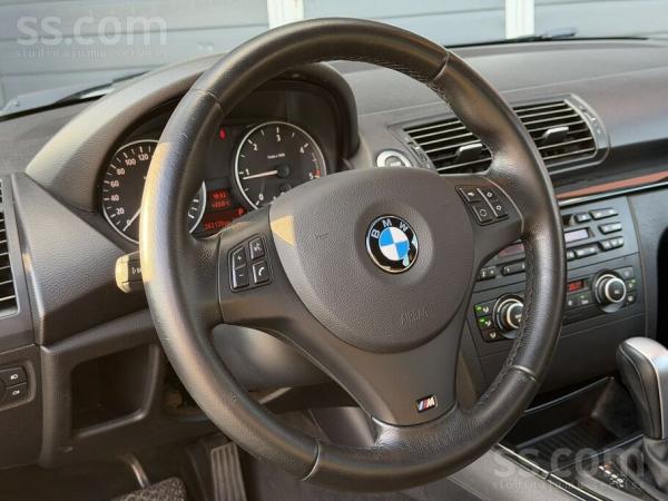 White BMW 118 2011 in Cesis, with an engine capacity of 2.00 L and mileage of 282 thousand km for 5890 €, photo 9 on AUTOMOTO.COM.LV