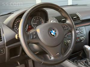 White BMW 118 2011 in Cesis, with an engine capacity of 2.00 L and mileage of 282 thousand km for 5890 €, photo 10 on AUTOMOTO.COM.LV