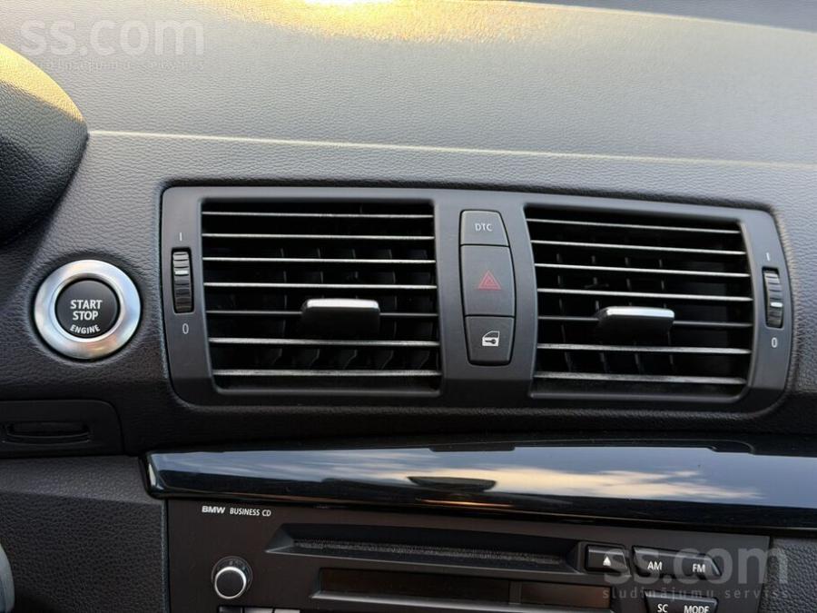 White BMW 118 2011 in Cesis, with an engine capacity of 2.00 L and mileage of 282 thousand km for 5890 €, photo 17 on AUTOMOTO.COM.LV