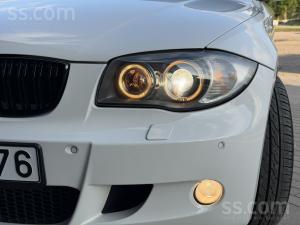 White BMW 118 2011 in Cesis, with an engine capacity of 2.00 L and mileage of 282 thousand km for 5890 €, photo 22 on AUTOMOTO.COM.LV