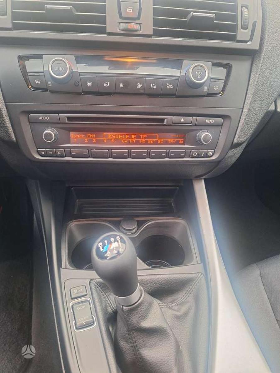 Balts BMW 118 2011 Kauņa, ar dzinēja tilpumu 2.00 L un nobraukumu 170 tūkst. km par 4500 €, foto 8 vietnē AUTOMOTO.COM.LV