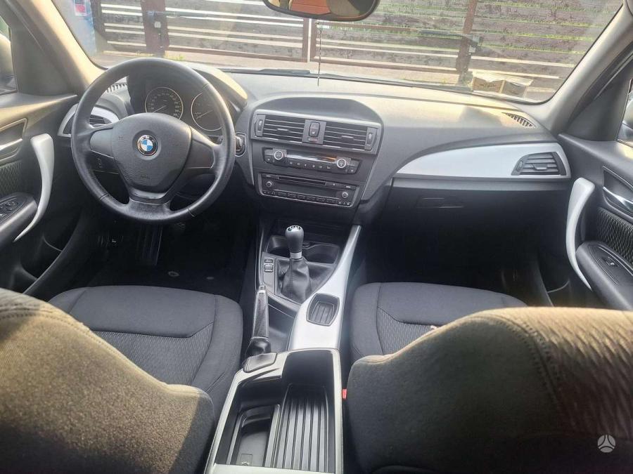 Balts BMW 118 2011 Kauņa, ar dzinēja tilpumu 2.00 L un nobraukumu 170 tūkst. km par 4500 €, foto 13 vietnē AUTOMOTO.COM.LV