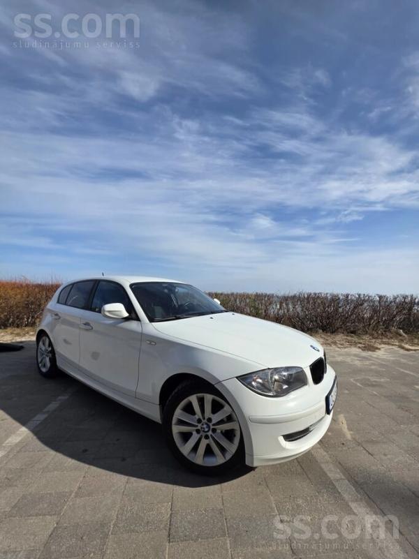 Balts BMW 118 2011 Tukums, ar dzinēja tilpumu 2.00 L un nobraukumu 262 tūkst. km par 5500 €, foto 4 vietnē AUTOMOTO.COM.LV