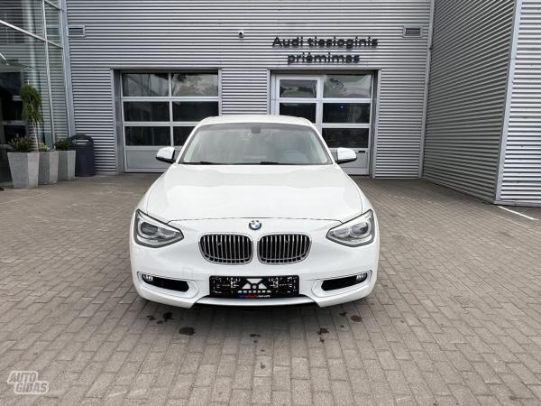 White BMW 118 2012 in Klaipeda, with an engine capacity of 2.00 L and mileage of 322 thousand km for 6500 €, photo 1 on AUTOMOTO.COM.LV